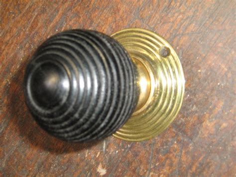 Beehive Wooden Door Knobs Mk