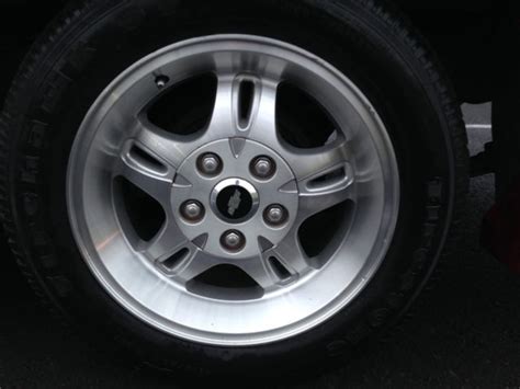 2002 Chevrolet S10 Xtreme Bright Cherry Red Stepside Bed