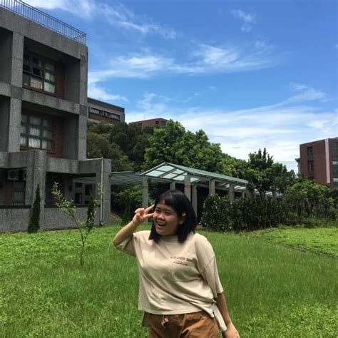 馬偕吉他 Mgc 大家好👋👋我們是馬偕吉他第五屆 今天要介紹的是器材長 粒魚🐟 阿484覺得我的名字很怪 其實是我本名的諧音 說真的進吉他社辣摸久 我的吉他還是很爛呢 為什麼我會想學吉他勒