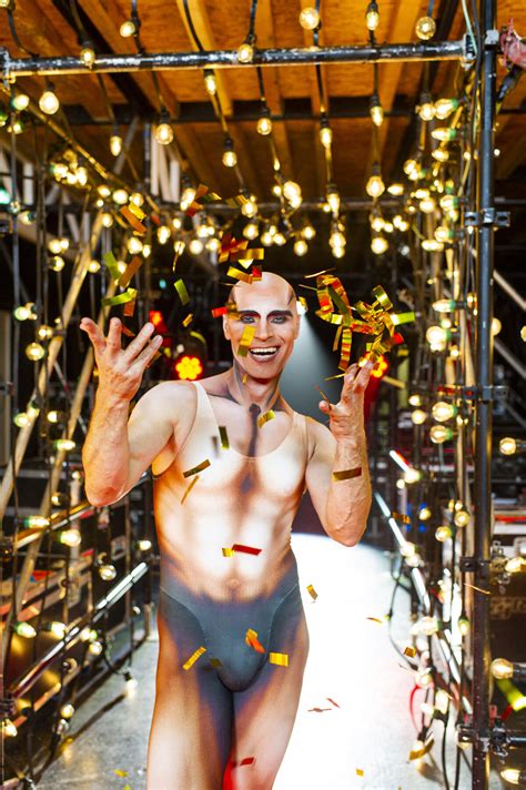 Photo Exclusif Victor Kee Backstage De Lenregistrement De Lémission Spectaculaire