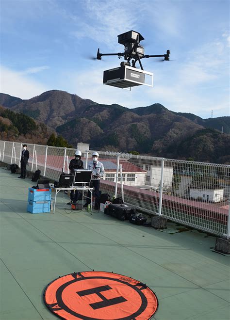 緊急物資、ドローンで輸送 山北の山間部で長距離飛行実験 カナロコ By 神奈川新聞