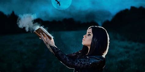 Did Tiktok Witches Hex The Moon The Truth Behind This Witchtok Rumor Yourtango