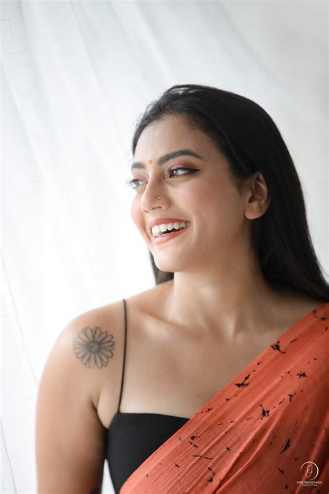 වැහිබිඳු වැටෙනවා නම් සුළඟක් සැලෙනවා නම් මොහොතක් තනිවී විඳිමී ආදරේ එන්න එන්න ලස්සන වෙන ශනුද්