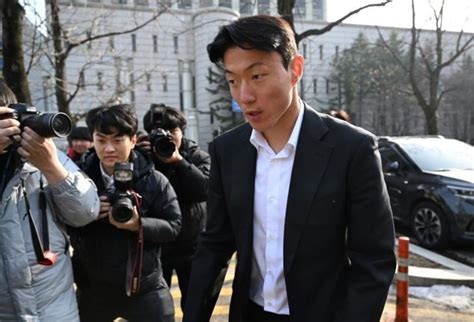 S Korean Footballer Hwang Ui Jo Gets Suspended Jail Term In Sex Video Scandal Live Soccer Tv