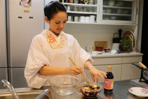 Kimono Mom From Geisha To Global Youtube Sensation Metropolis Japan