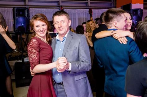 Коли на вечірці я зустрів цю молоду та прекрасну дівчину у мене кров