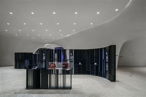 Jo Yu Chen Savage Beauty Exhibition Atelier Lets Behance
