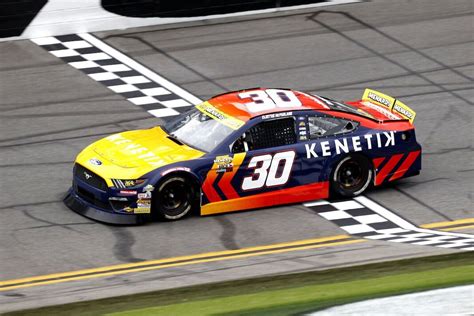Who Is Cleetus Mcfarland Nascars Youtube Star Endorsed By Dale