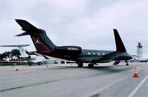 마이클 조던이 무려 950억 원에 사들였다는 개인 제트기 정체는 더드라이브