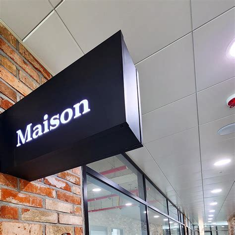 에이코어광고기획 벽에 착 붙는 조명용 돌출사인 실내용으로 더 좋아요~ Maison Hair