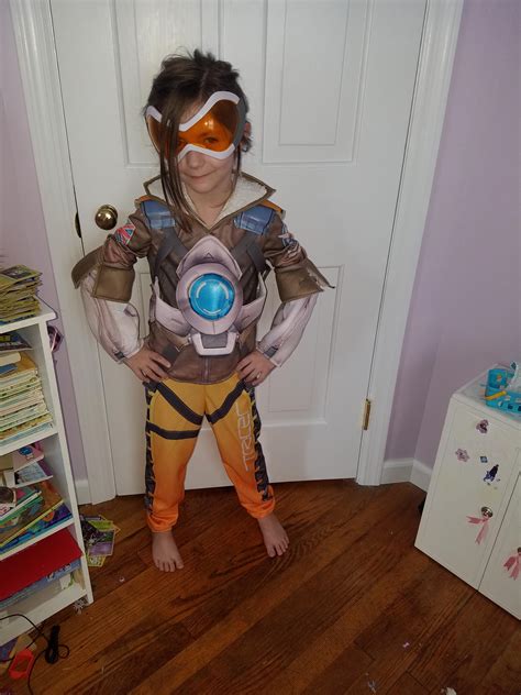 Photographer My Daughter As Tracer Cheers Love Rcosplay