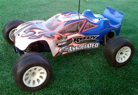 Red RC JConcepts Illuzion RC10T4 Hi Flow Body