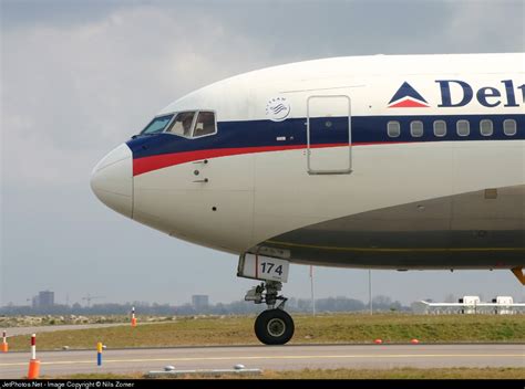 N174DZ | Boeing 767-332(ER) | Delta Air Lines | Nils Zomer | JetPhotos
