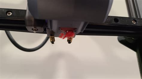 The Filament Wont Stick To The Bed And Is Wrapping Around The Nozzle