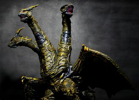 Kaiser Ghidorah Figure