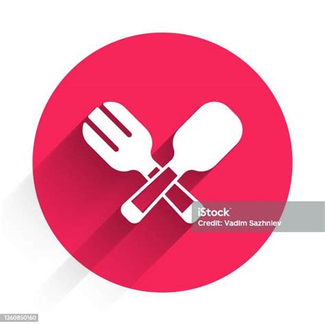 긴 그림자로 분리 된 흰색 교차 포크와 숟가락 아이콘 조리 기구 칼 붙이 기호 빨간색 원 버튼입니다 벡터 가정 생활에 대한 스톡 벡터 아트 및 기타 이미지 Istock