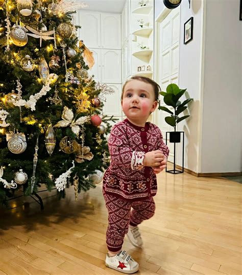 “ჩემი ხედა ჩემი ლამაზი საყვარელი თბილი კეთილი და ძვირფასი გოგო” გიორგი გამსახურდია შვილის