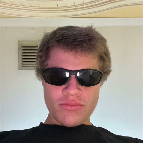 Jynxzi Twitch Star Net Worth Bio Wiki Age Career Trivia Pop Creep