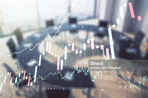 현대 회의실 배경 연구 및 분석 개념에 가상 크리에이티브 금융 차트 홀로그램의 멀티 노출 0명에 대한 스톡 사진 및 기타 이미지 0명 개발 경제 Istock