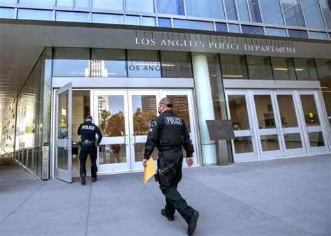 Crime Is Down As La Plans To Spend 32 Billion To Expand Lapd Los