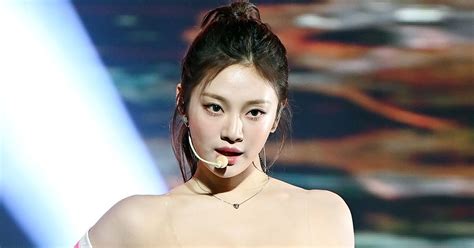 에스파 닝닝 이렇게 섹시했었나 초미니에 튜브톱 패션 [엑s Hd화보]