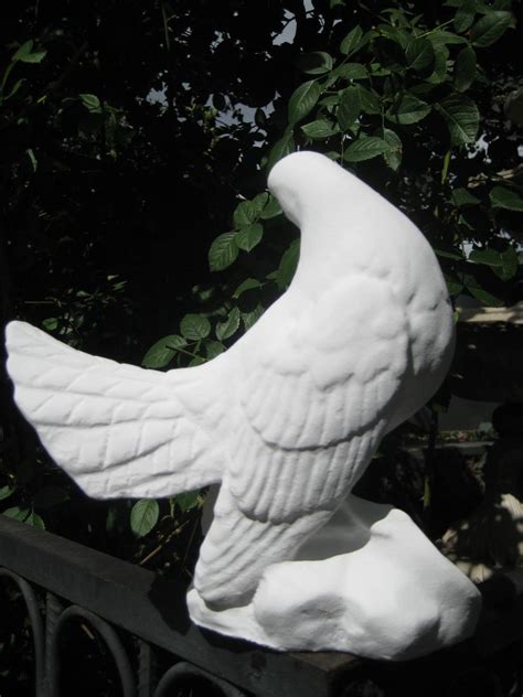 Скульптуры голубей - Фотографии нашей продукции - Скульптуры скорбящих ...