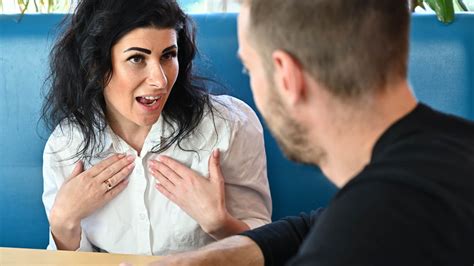 11 Phrases Brilliant People Use To Defend Themselves In Arguments