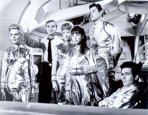 Lost In Space Pilot Episode 1965 Lost In Space Lost In Space Cast