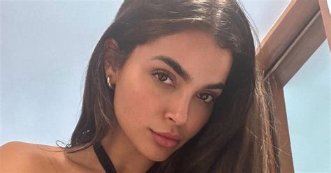 Modelo Cubana Leidy Amelia Derrite Las Redes Con Sensuales Poses Este