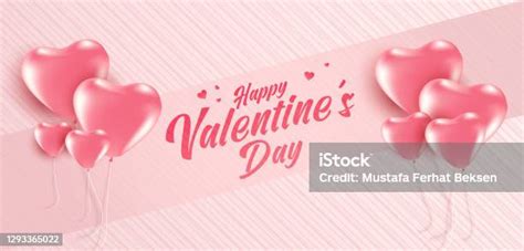 발렌타인 데이 세일 포스터 또는 배너많은 달콤한 하트와 부드러운 분홍색 색상 나무 배경에 프로모션 및 쇼핑 템플릿 또는 사랑과 발렌타인 데이 0명에 대한 스톡 벡터 아트 및