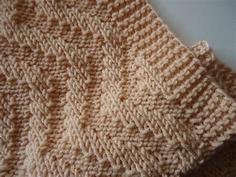 Ravelry Easy Chevron Afghan Pattern By Annii Aii