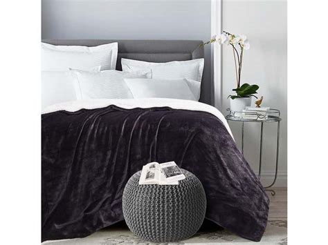 Classic Sherpa Throw Black Stacksocial