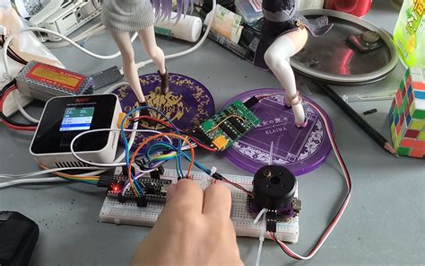 注意看，这个帅小伙正在展示他的毕业设计 本色出演靓仔的一生 本色出演靓仔的一生 哔哩哔哩视频