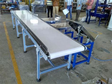 Portable Belt Conveyor Load Capacity Upto 200 Kg Upto 50 Kg M At