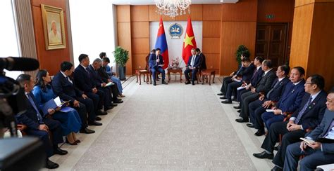 Монголчууд Вьетнам улсад 200 мянган ам долларын тусламж үзүүлэхээр боллоо Eguur Mn