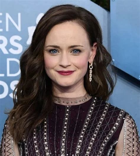 Alexis Bledel Net Worth 2024 Height Husband Parents Ethnicity