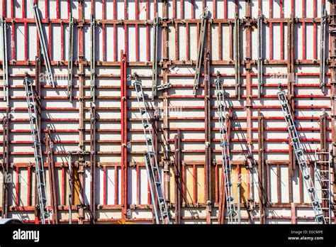 Formworks And Struts By The Construction Of A New Concrete Wall On A