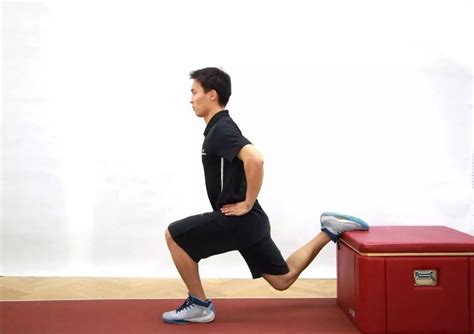 弓箭步，下肢训练的好帮手 弓箭 后弓 箭步 新浪新闻