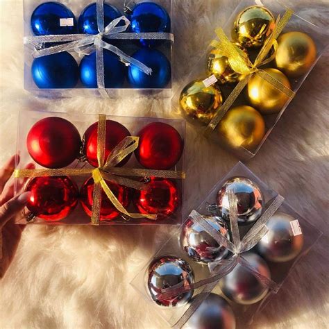 ნაძვის ხეები და საახალწლო სათამაშოები Tbilisi