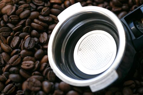 커피 머신용 홀더 혼 에스프레소 커피 메이커 커피 콩 분쇄 커피 0명에 대한 스톡 사진 및 기타 이미지 0명 강철 구이