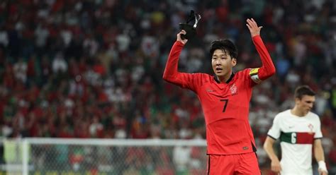 손흥민 마스크 벗고 투혼