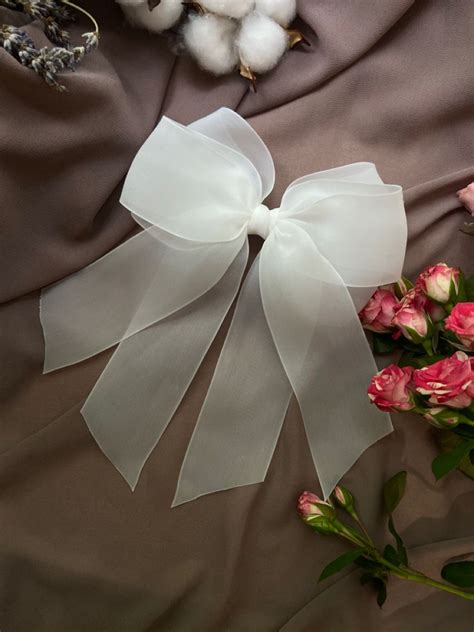 Бантик из плотной шифоновой ленты белыйбант бантиквшколу