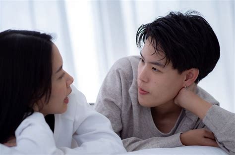 Agar Sama Sama Puas Ini Waktu Tepat Bahas Komunikasi Seksual Dalam Hubungan Suami Istri Parapuan