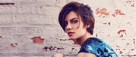 Short Brunette Lauren Cohan 4k Wallpaper Download