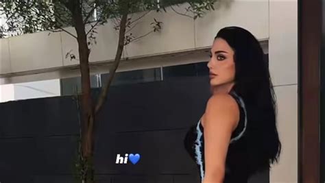 فستان جرئ ابنه هيفاء وهبي تخطف الأنظار بالأسود المجسم