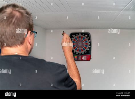 Professional Throwing Dart At Dartboard Hi Res Stock Photography And Images Alamy
