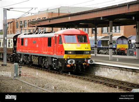 Db Schenker Class 90 Electric Loco 90019 Intermodal Arriving At York