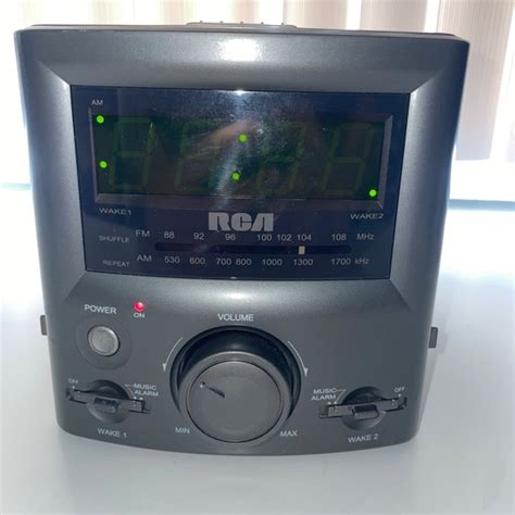 Rca Portable Audio And Video Rca Mini Amfm Cd Radio Alarm Clock Stereo Model No Rp375a 1999