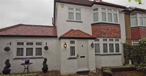 გარედან ჩვეულებრივ სახლს ჰგავს შიგნით შესვლისას კი ხალხი გაოცებისგან პირს აღებს