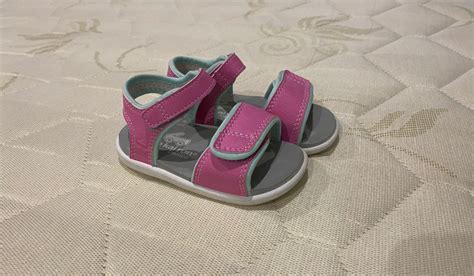 Vând Sandale Fetițe